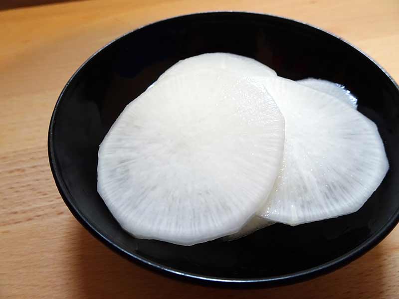 Recette du navet mariné coréen - Le banchan du BBQ et poulet frit