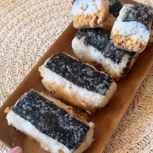 Rice Paper Jumeokbap / Onigiri enroulé d'une galette de riz / 라이스페이퍼 ...
